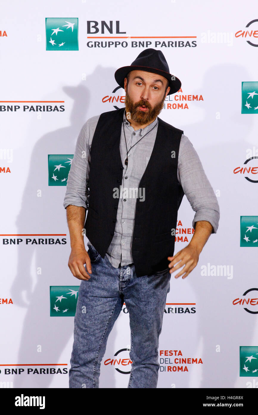 Maccio capatonda and herbert ballerina hi-res stock photography and ...