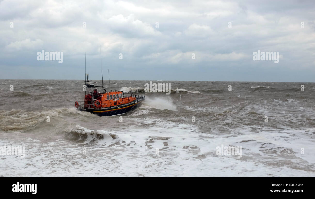 Lifeboat rough sea hi-res stock photography and images - Alamy
