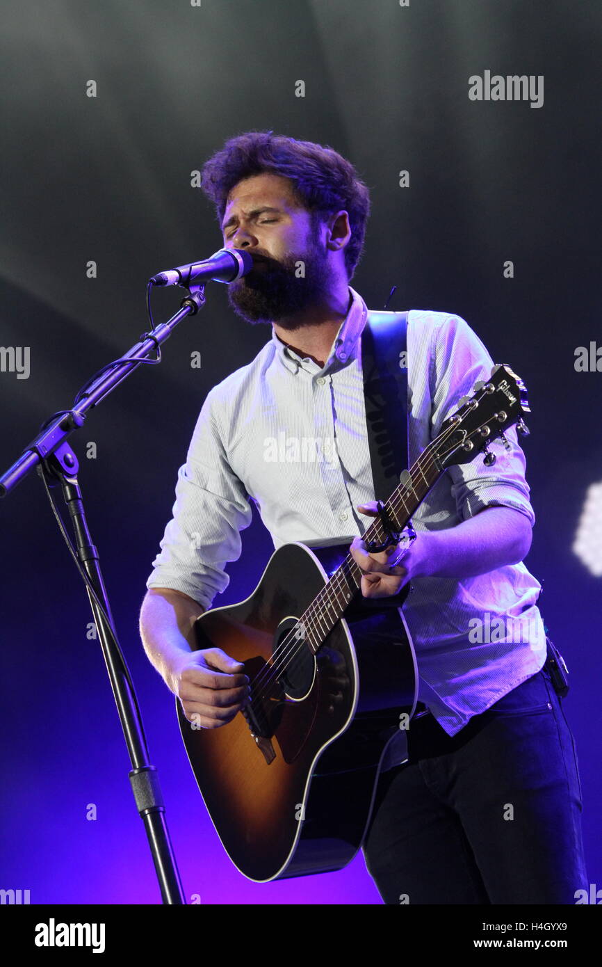 Passenger Lead Singer