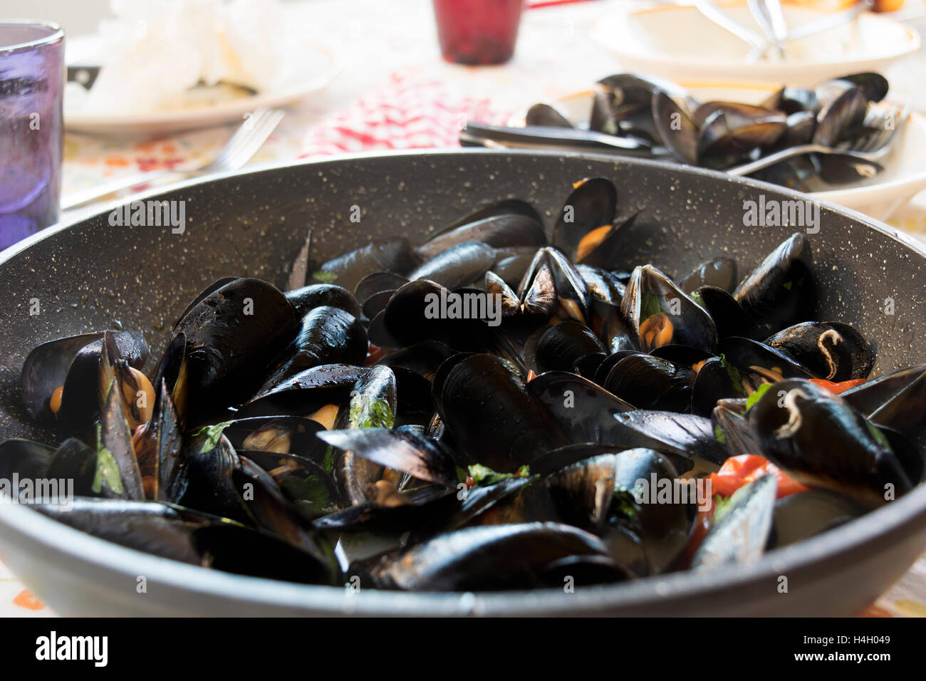 Boiled mussel hi-res stock photography and images - Alamy