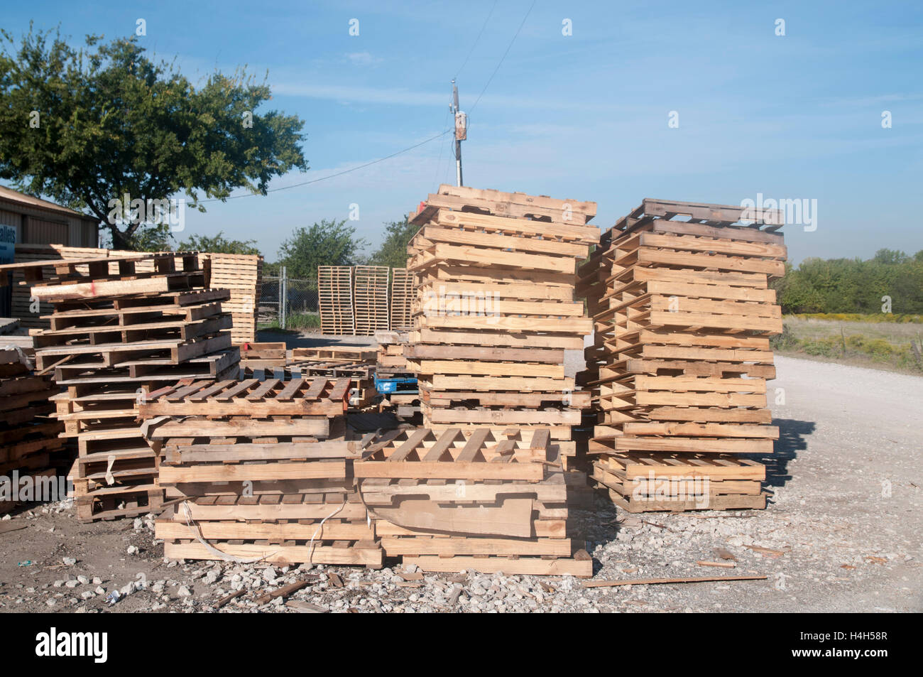Pallet pallets hi-res stock photography and images - Alamy