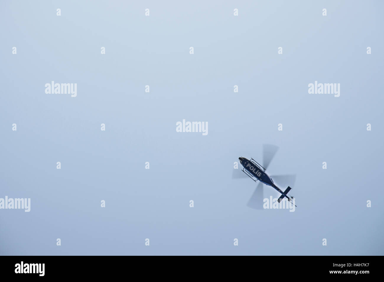 Helicopter bottom view hi-res stock photography and images - Alamy