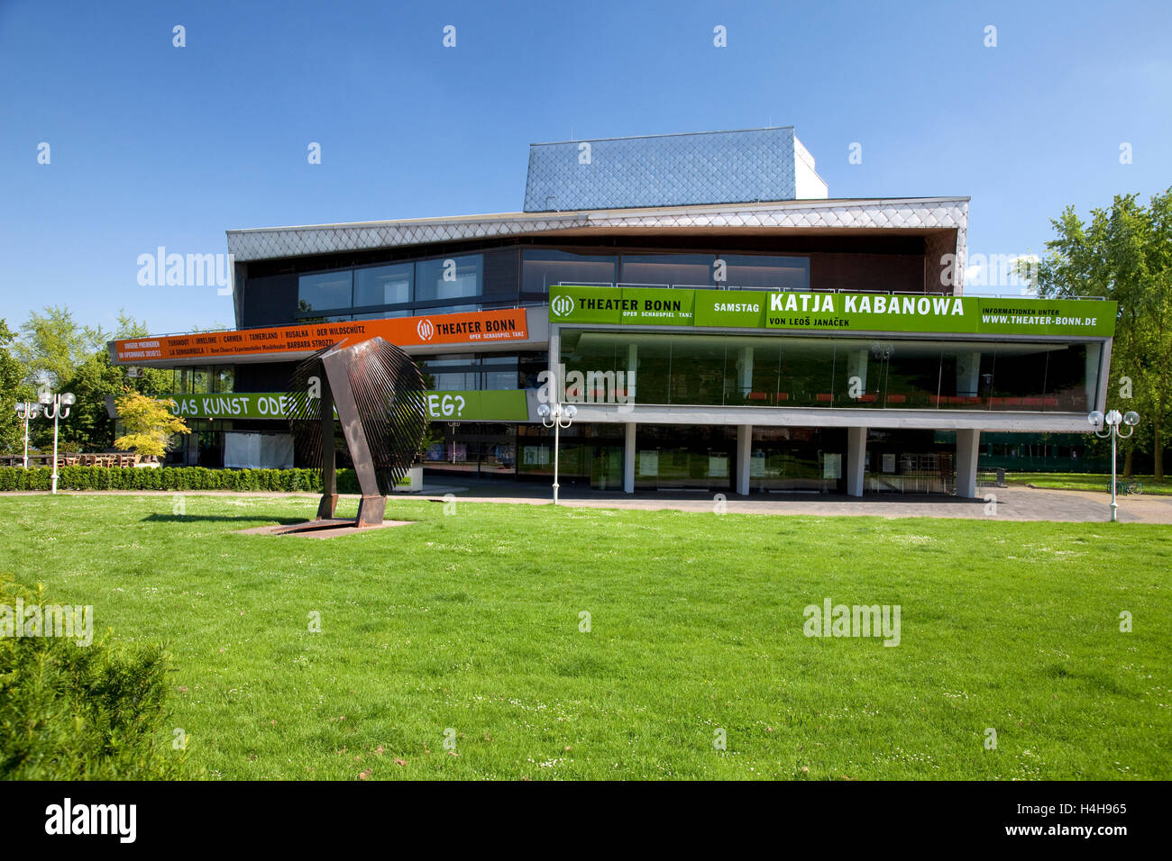 Building of the Bonn Opera and the Bonn Theatre, Bonn, Rhineland region ...