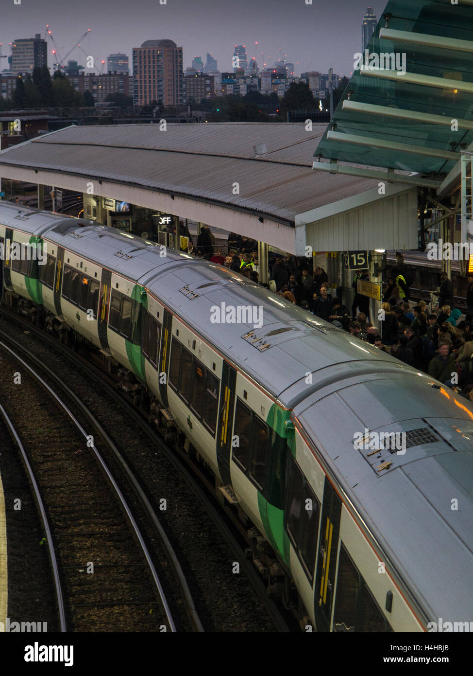 Southern trains hi-res stock photography and images - Alamy