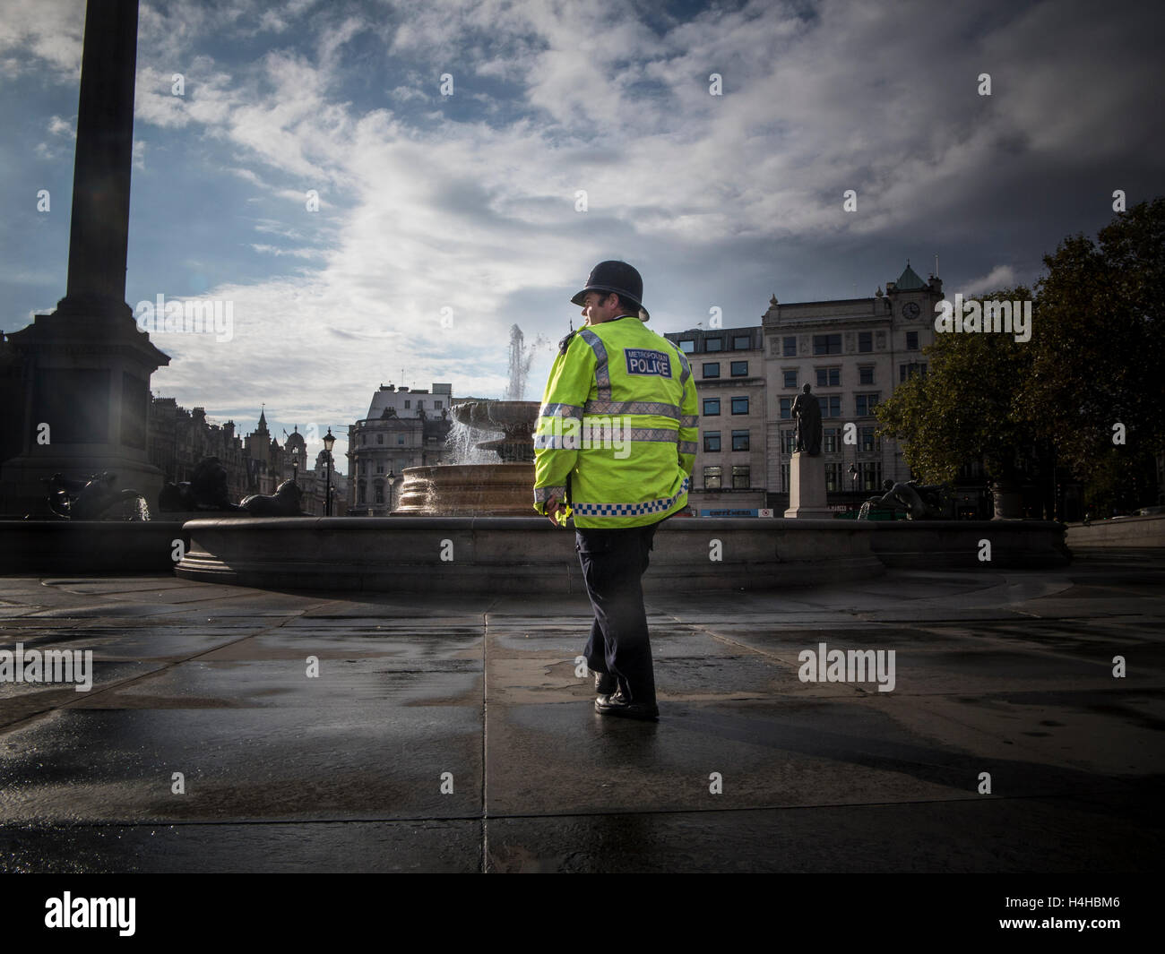 Policeman on duty hi-res stock photography and images - Alamy