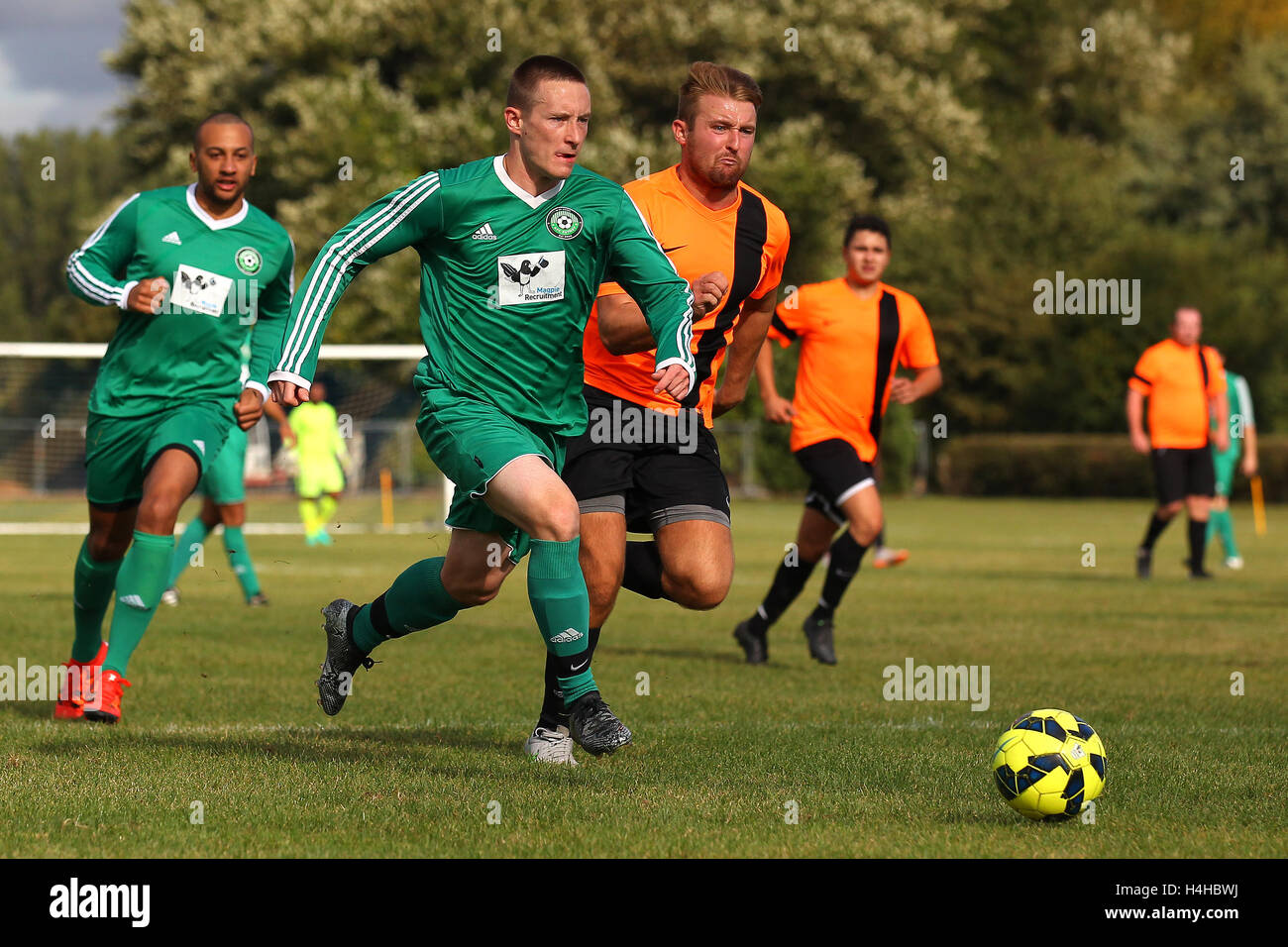 El Valiente (orange/black) vs AFC Putney, London FA Sunday Challenge ...