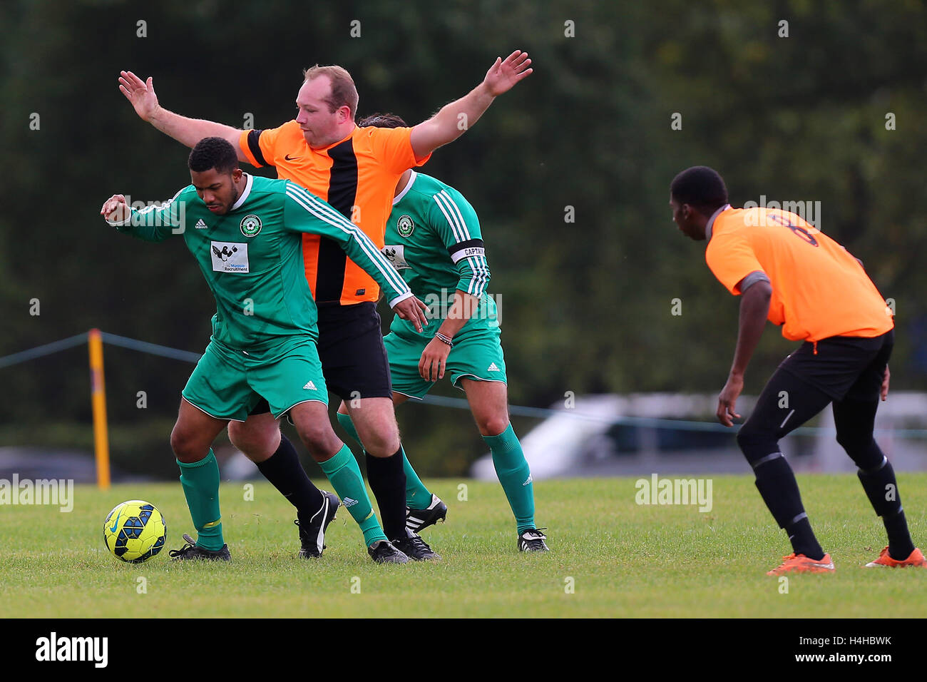 El Valiente (orange/black) vs AFC Putney, London FA Sunday Challenge ...