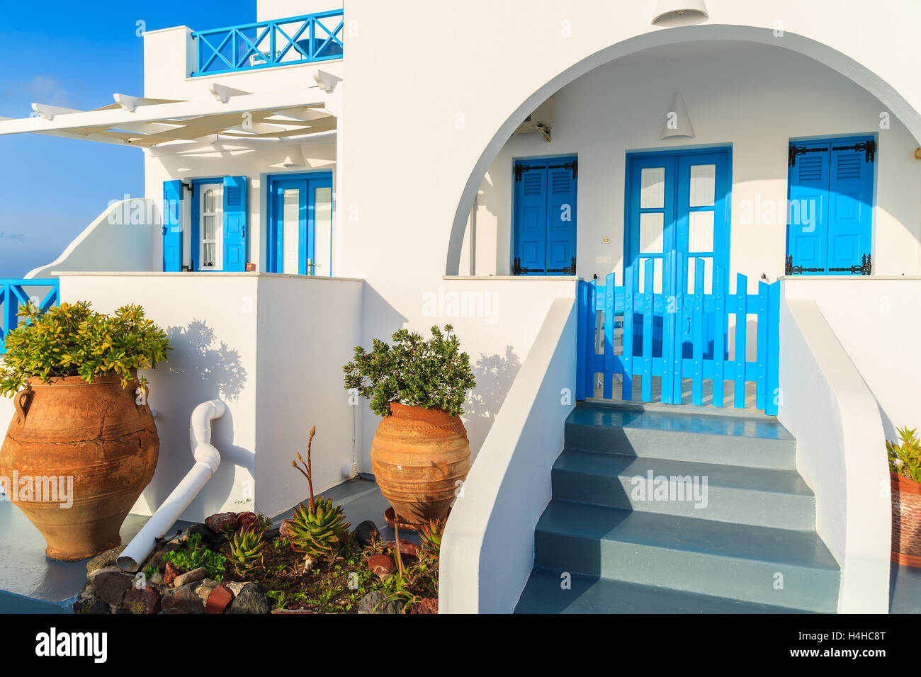 Santorini white hi-res stock photography and images - Alamy