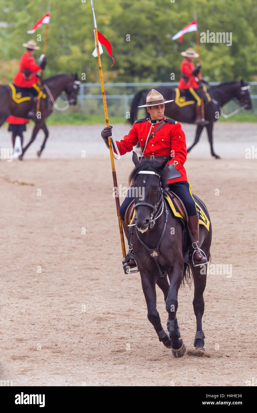 Mountie horse hi-res stock photography and images - Alamy