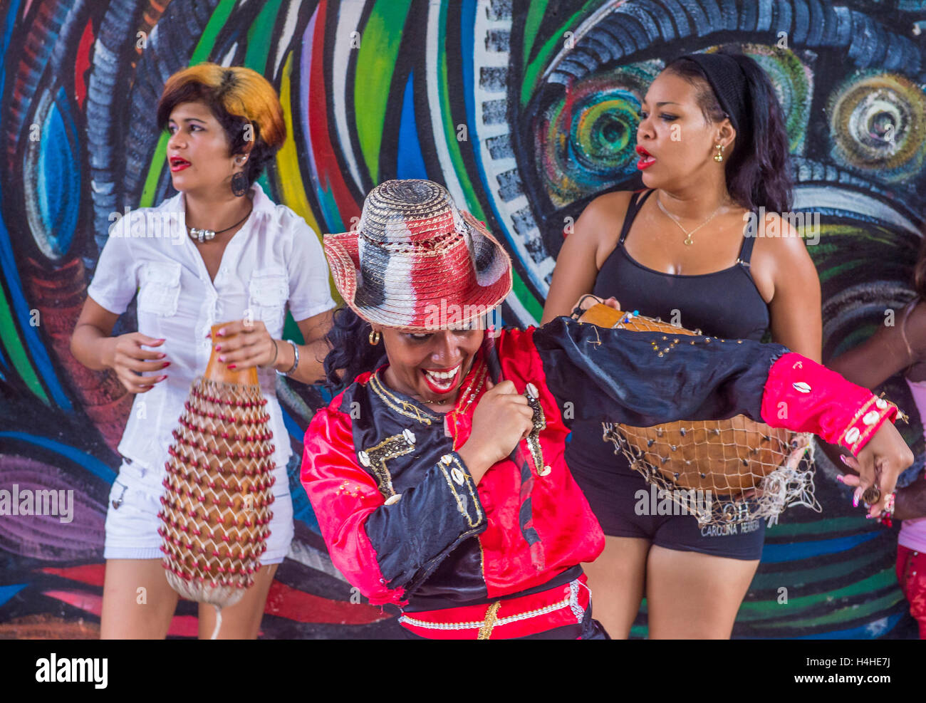 Rumba dancers hi-res stock photography and images - Alamy