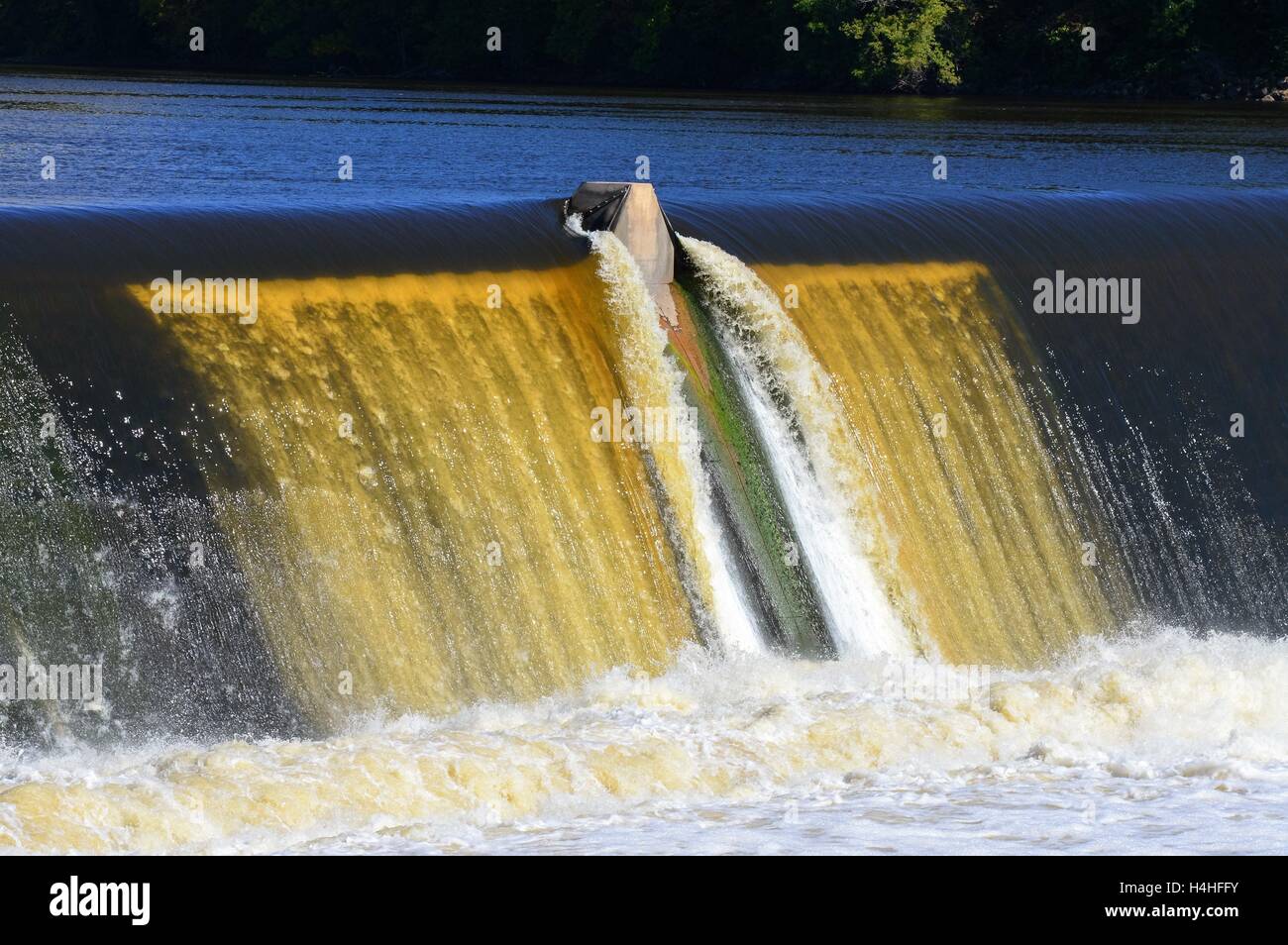 Waterfall at the Ford Dam in Minneapolis Minnesota Stock Photo - Alamy