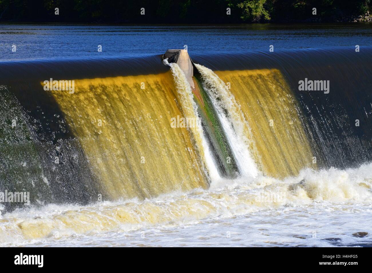 Waterfall at the Ford Dam in Minneapolis Minnesota Stock Photo - Alamy