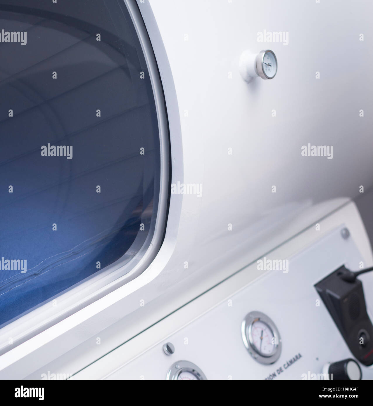 HBOT hyperbaric oxygen therapy chamber tank in hopsital medical center ...