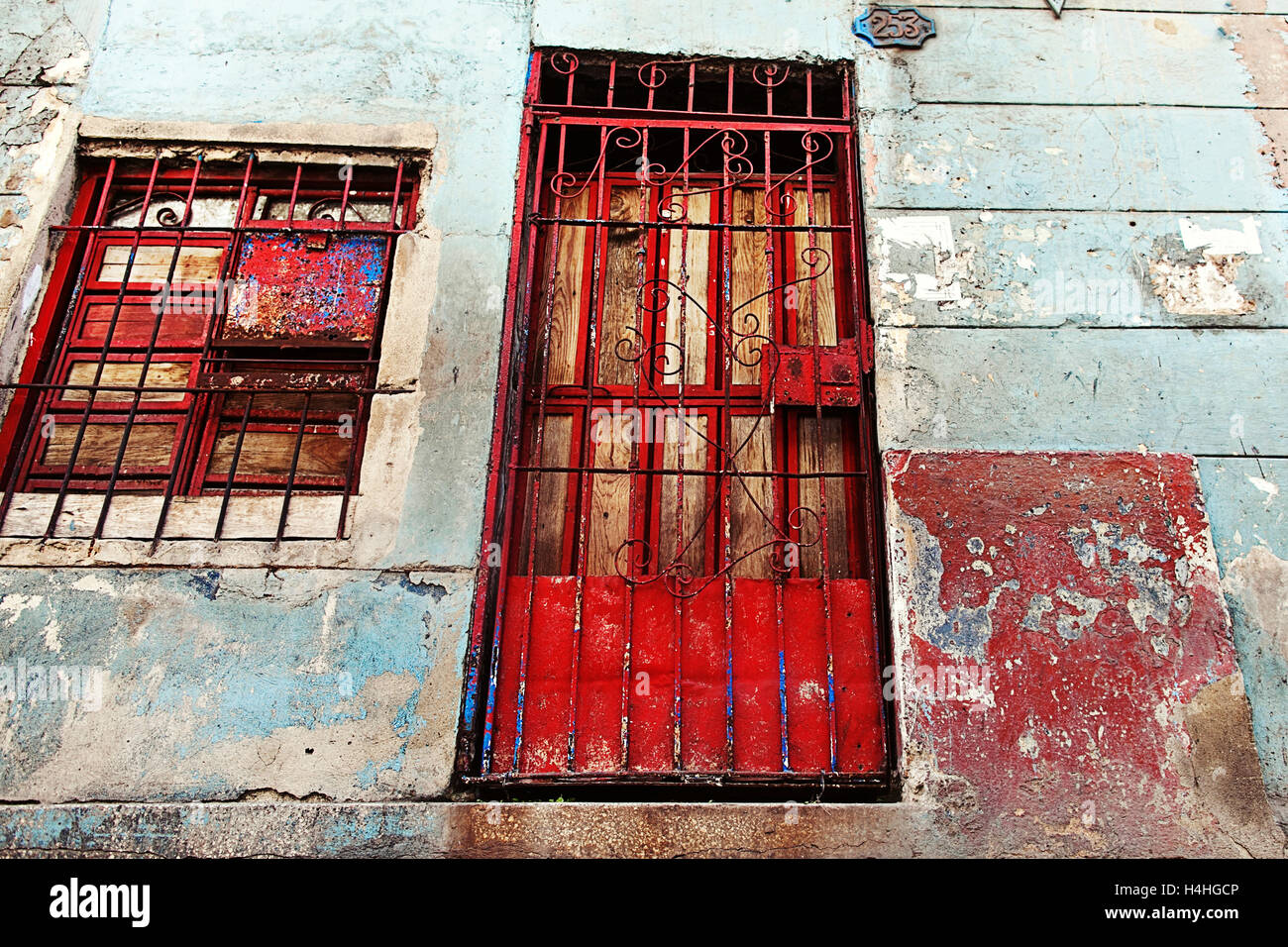 Red Door in Cuba Stock Photo - Alamy