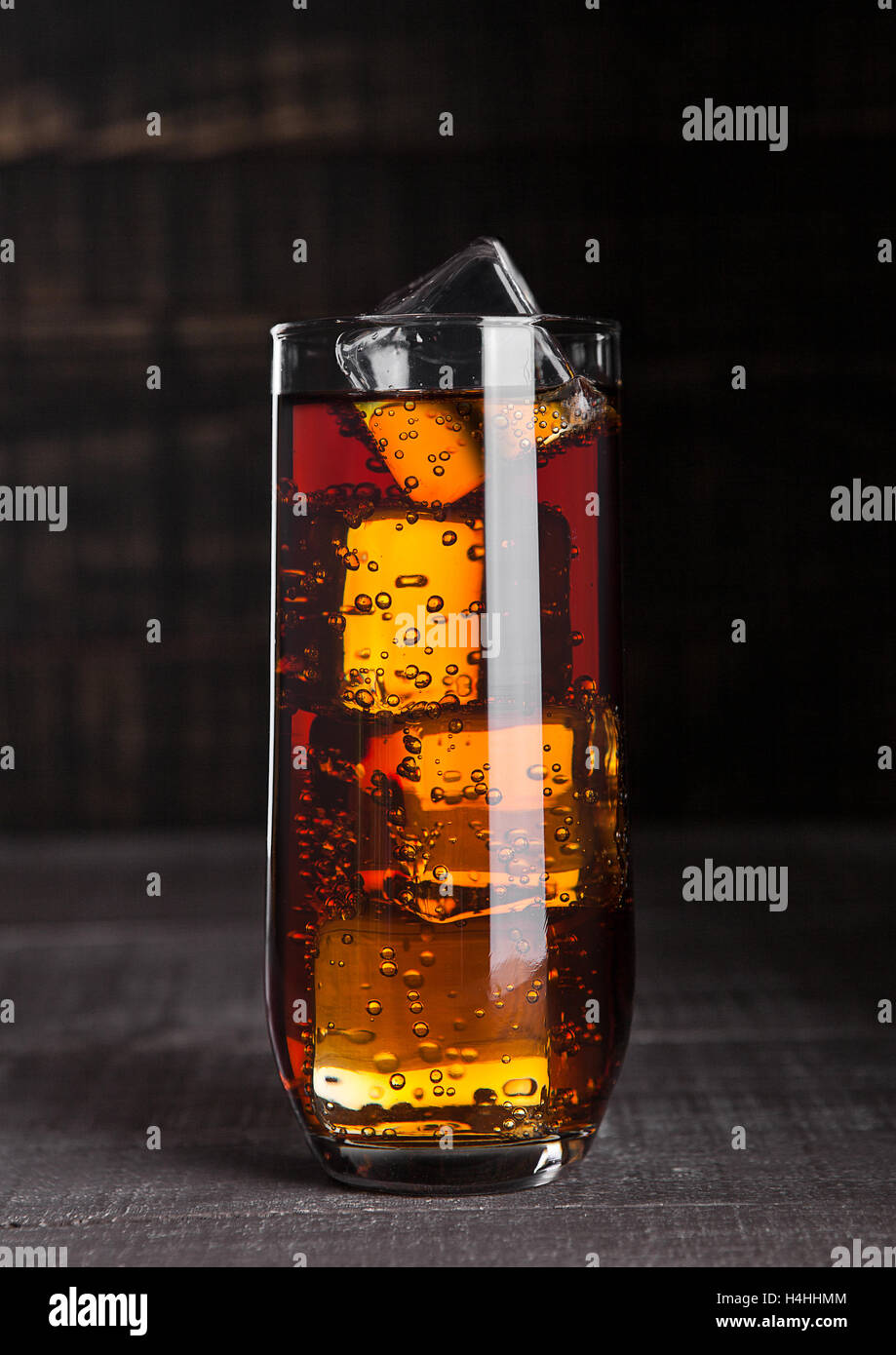Soda with ice cubes hi-res stock photography and images - Alamy