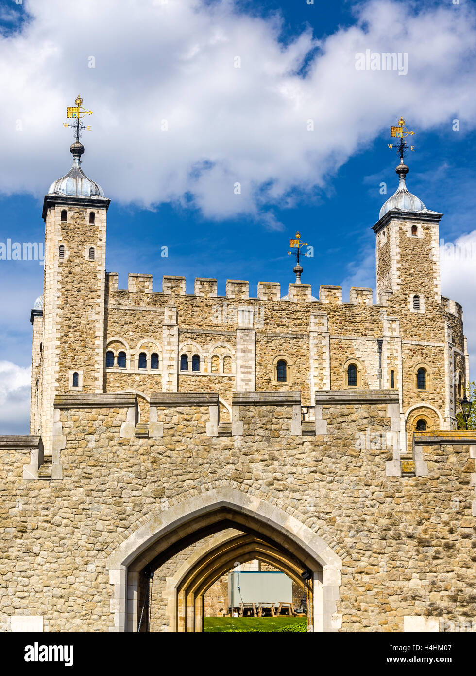 Armoury museum of tower of london hi-res stock photography and images ...