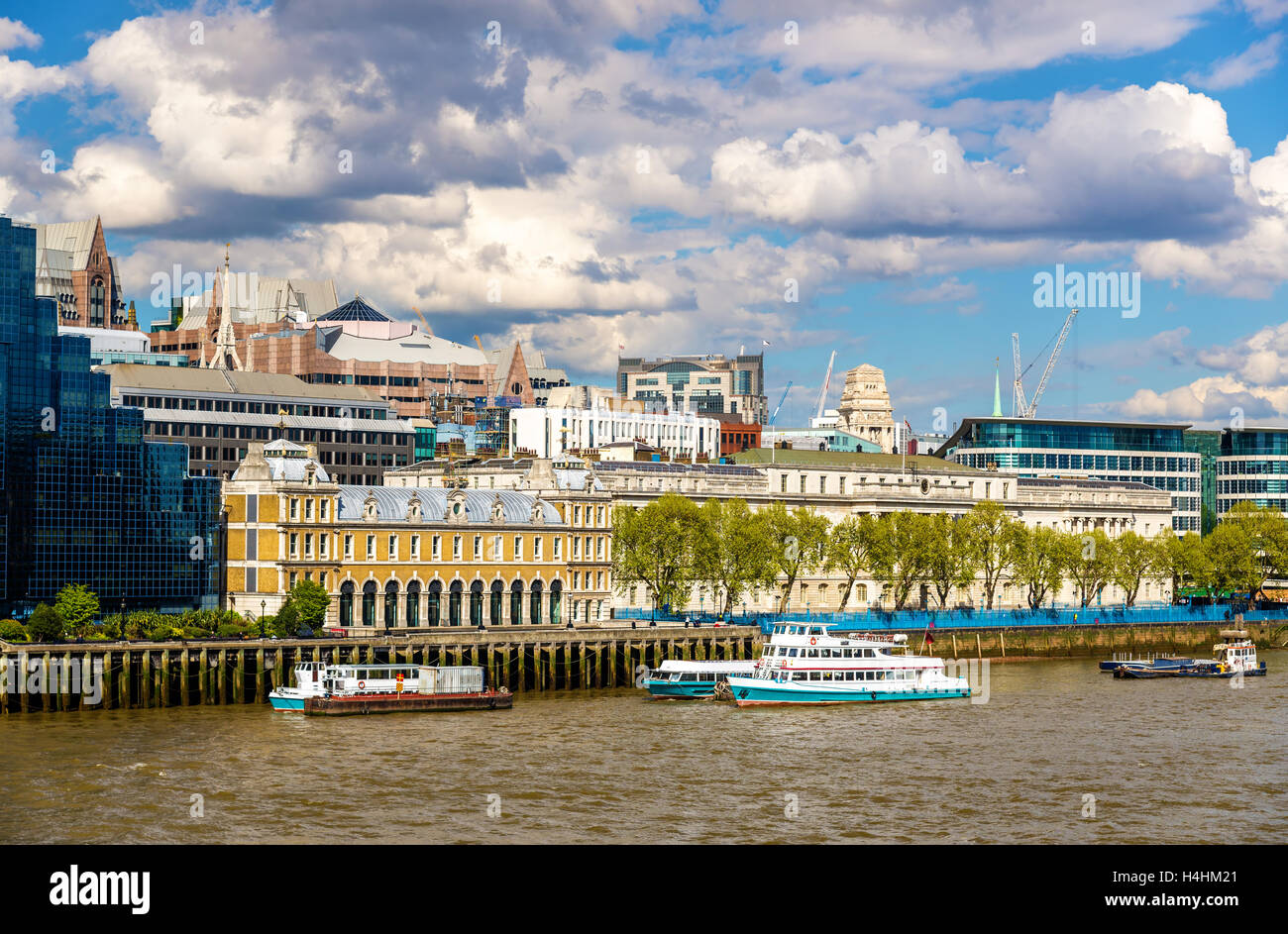 View of the City of London Custom House - England Stock Photo - Alamy