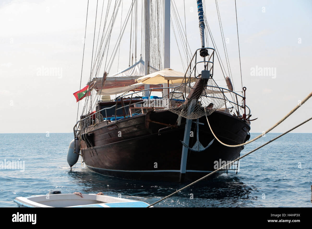 Front view, bow of vintage wooden sailing ship Stock Photo - Alamy