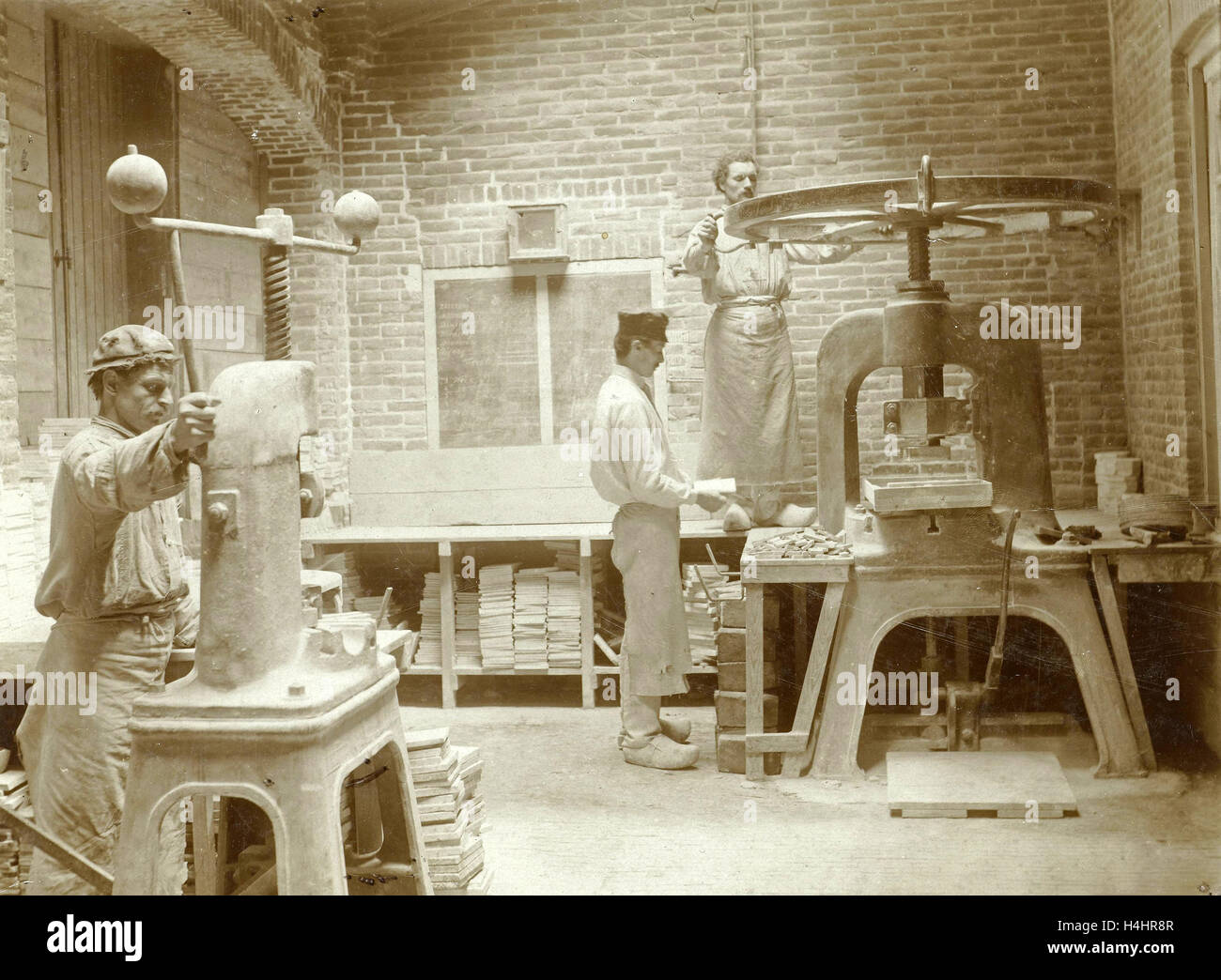 Porcelain factory hi-res stock photography and images - Alamy