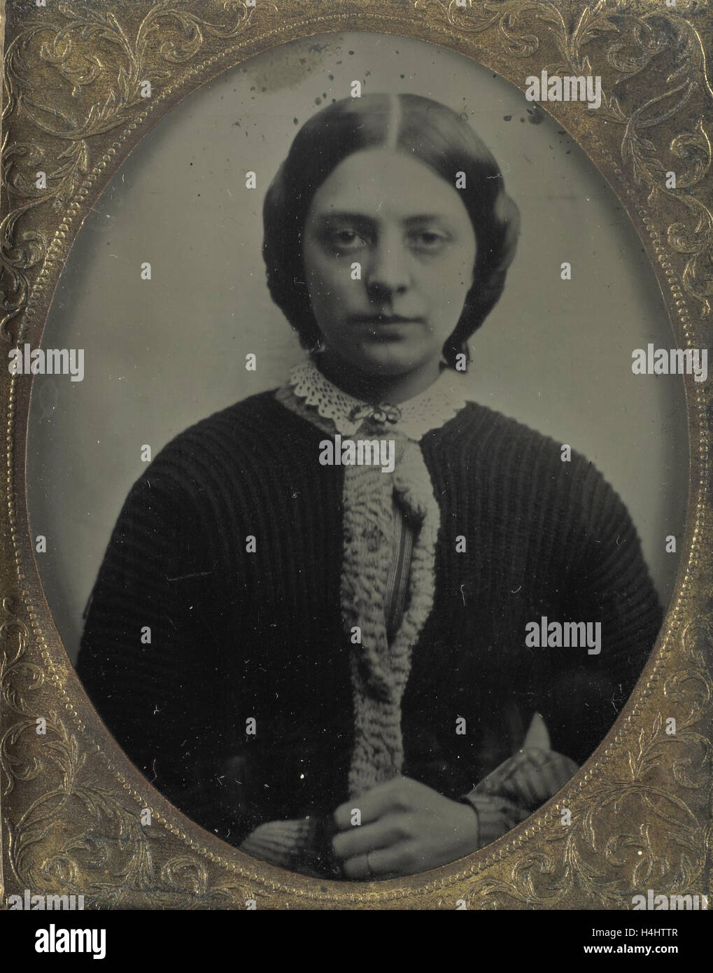 Portrait young woman, Anonymous, c. 1855 - c. 1940 Stock Photo - Alamy