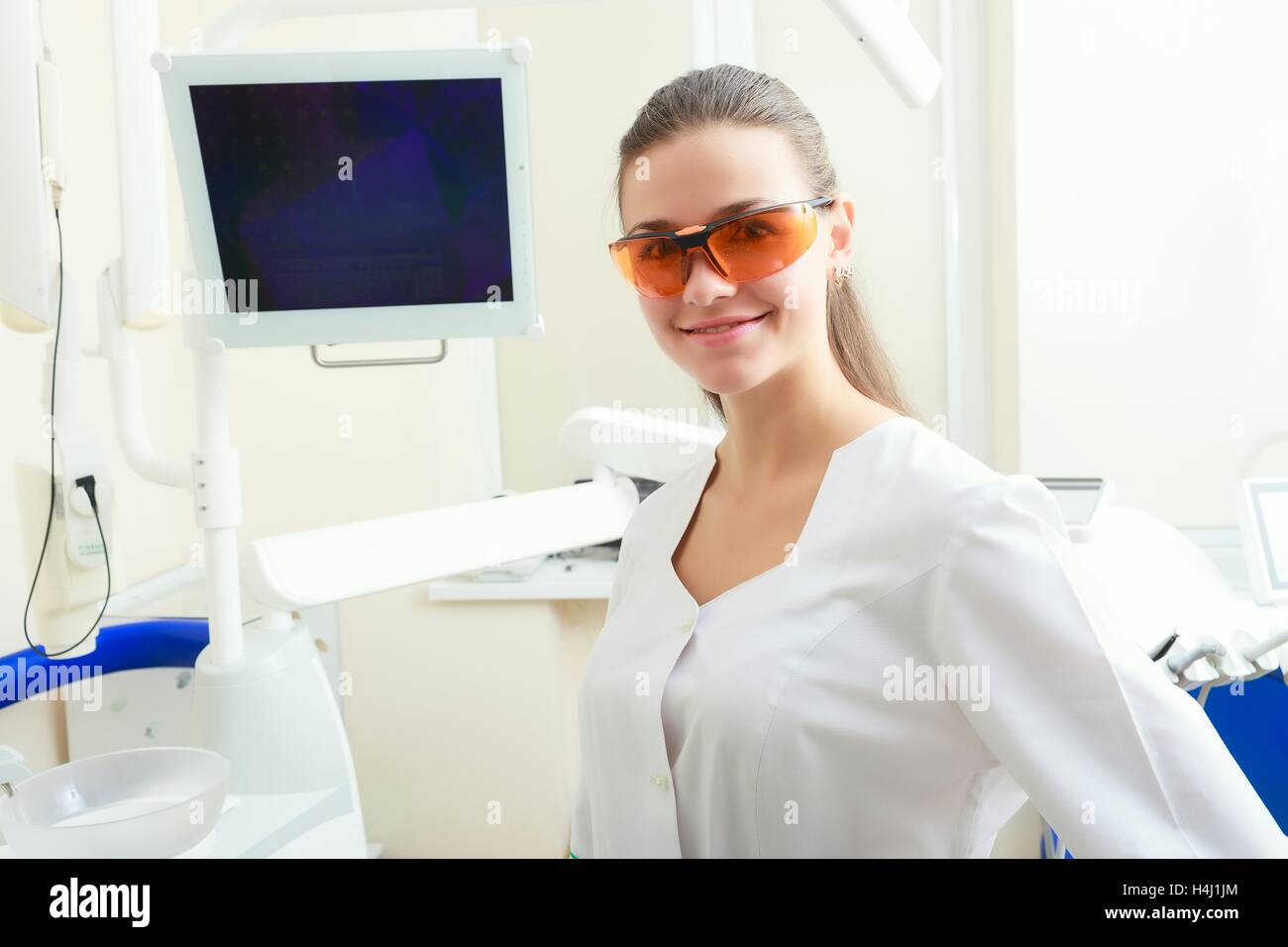 Dentist therapy hi-res stock photography and images - Alamy