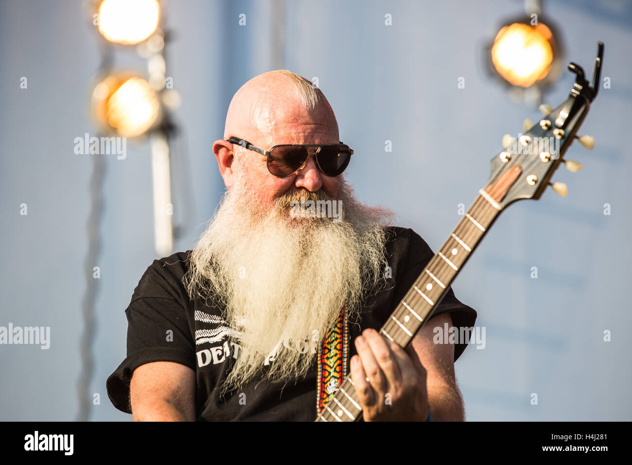 Dave catching eagles death metal hi-res stock photography and images ...
