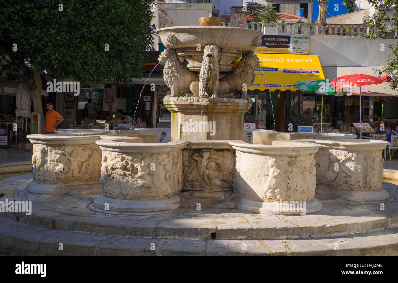 The fountain in Lions Square,Heraklion Stock Photo - Alamy