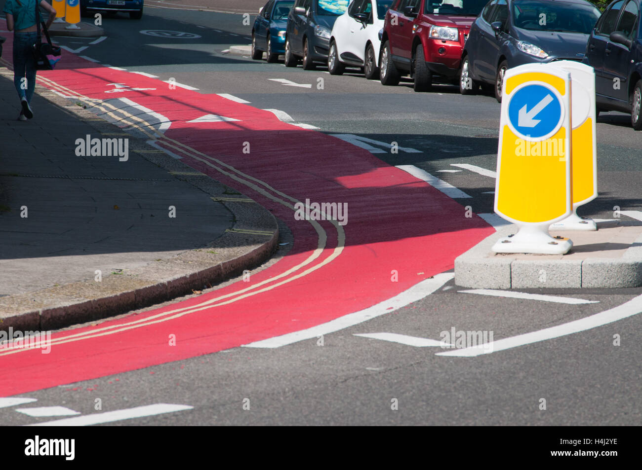 Red bike lane hi-res stock photography and images - Alamy
