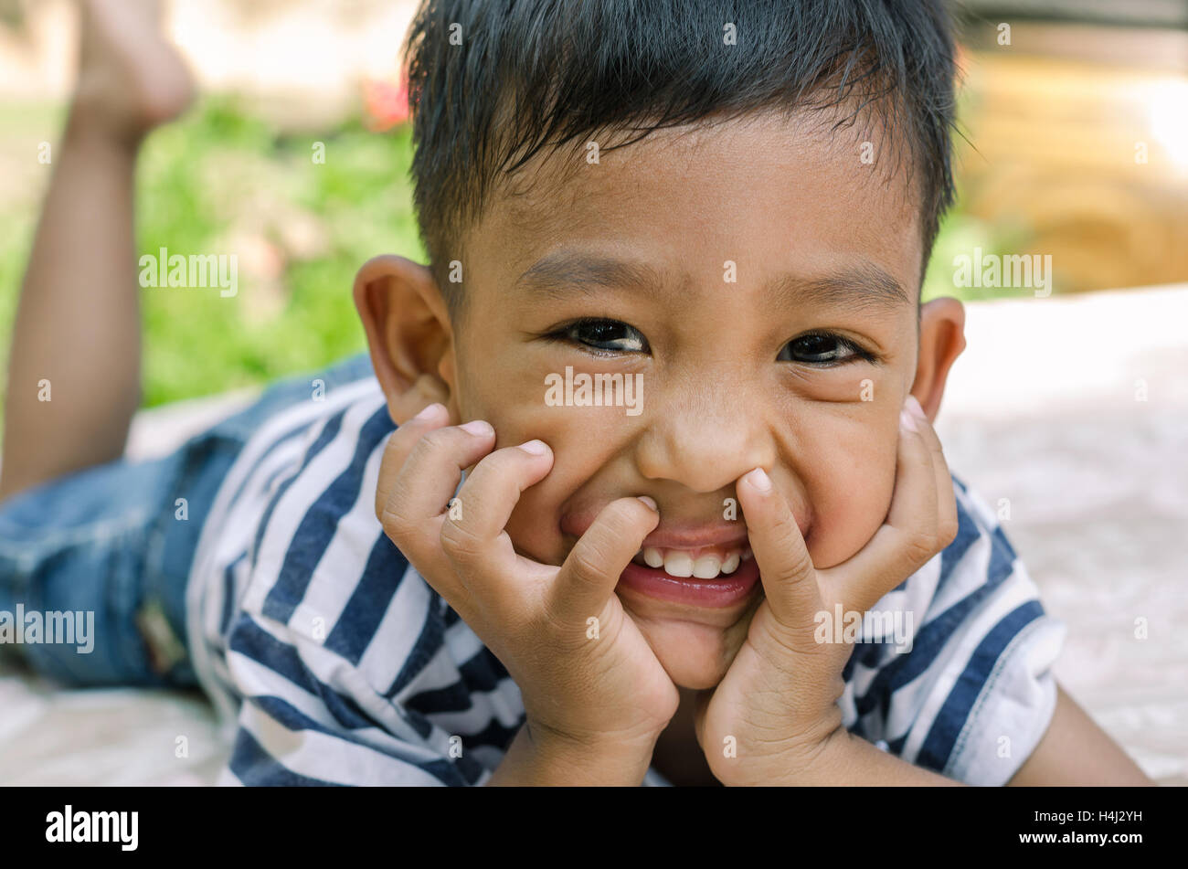Smile child youth happy hi-res stock photography and images - Alamy
