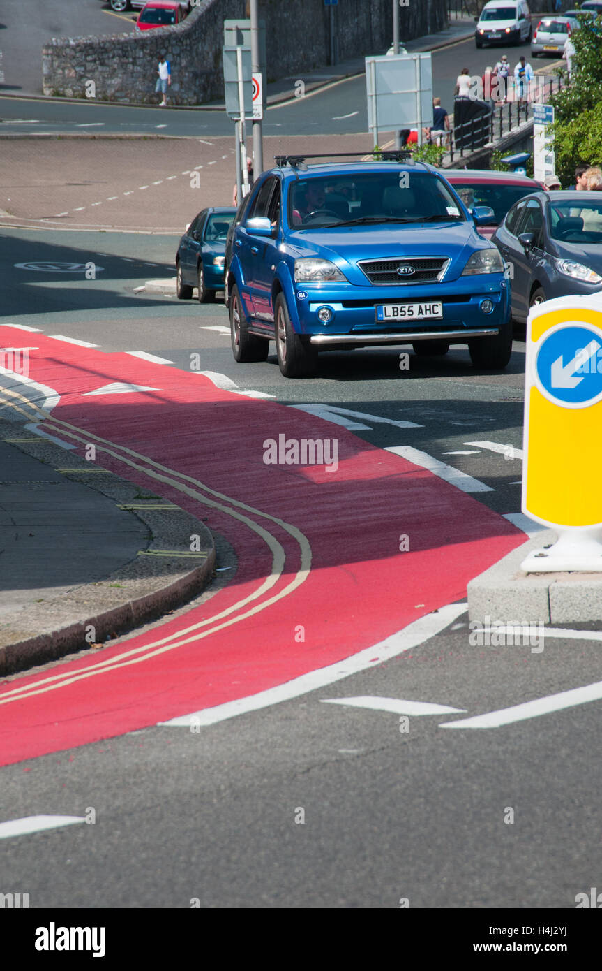 Red bike lane hi-res stock photography and images - Alamy