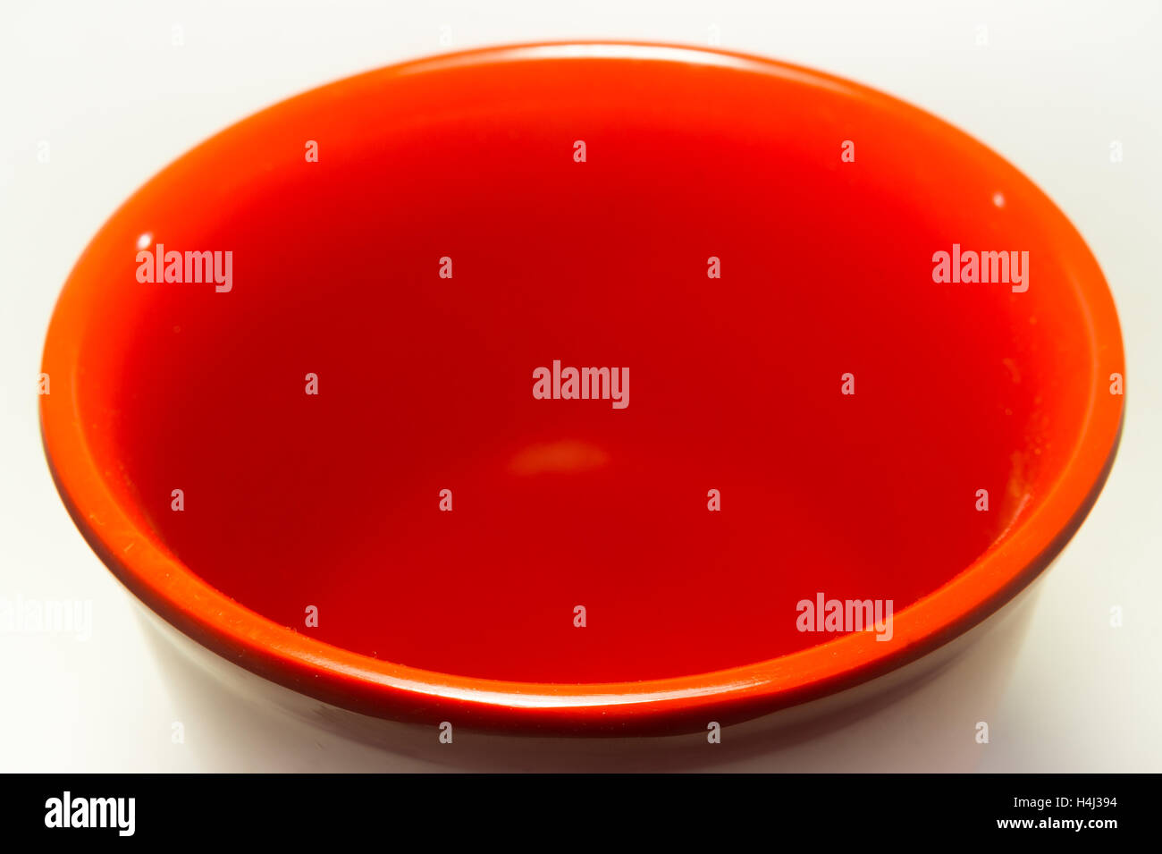 Red cups and bowls hi-res stock photography and images - Alamy