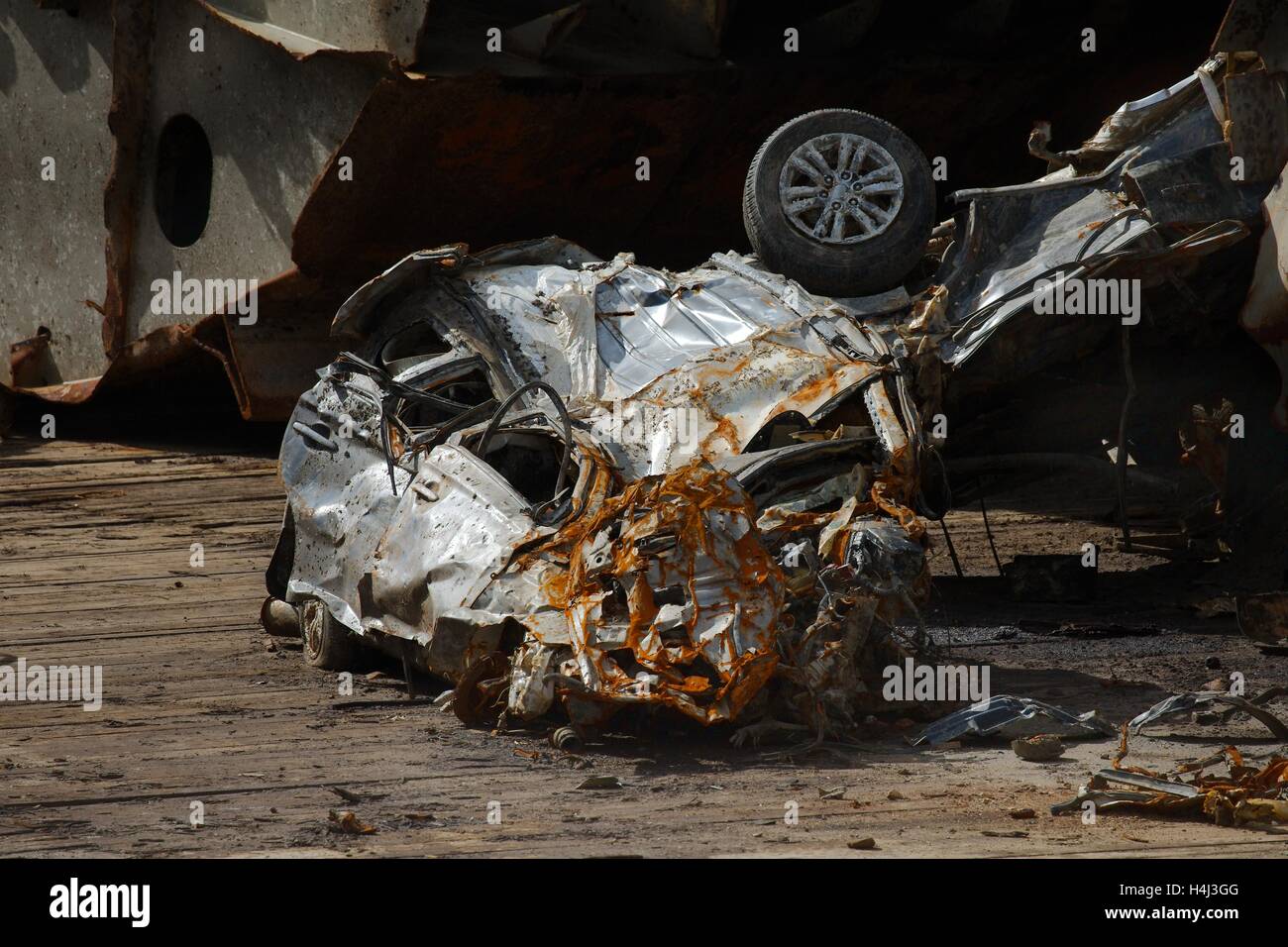 Smashed car wreck Stock Photo - Alamy
