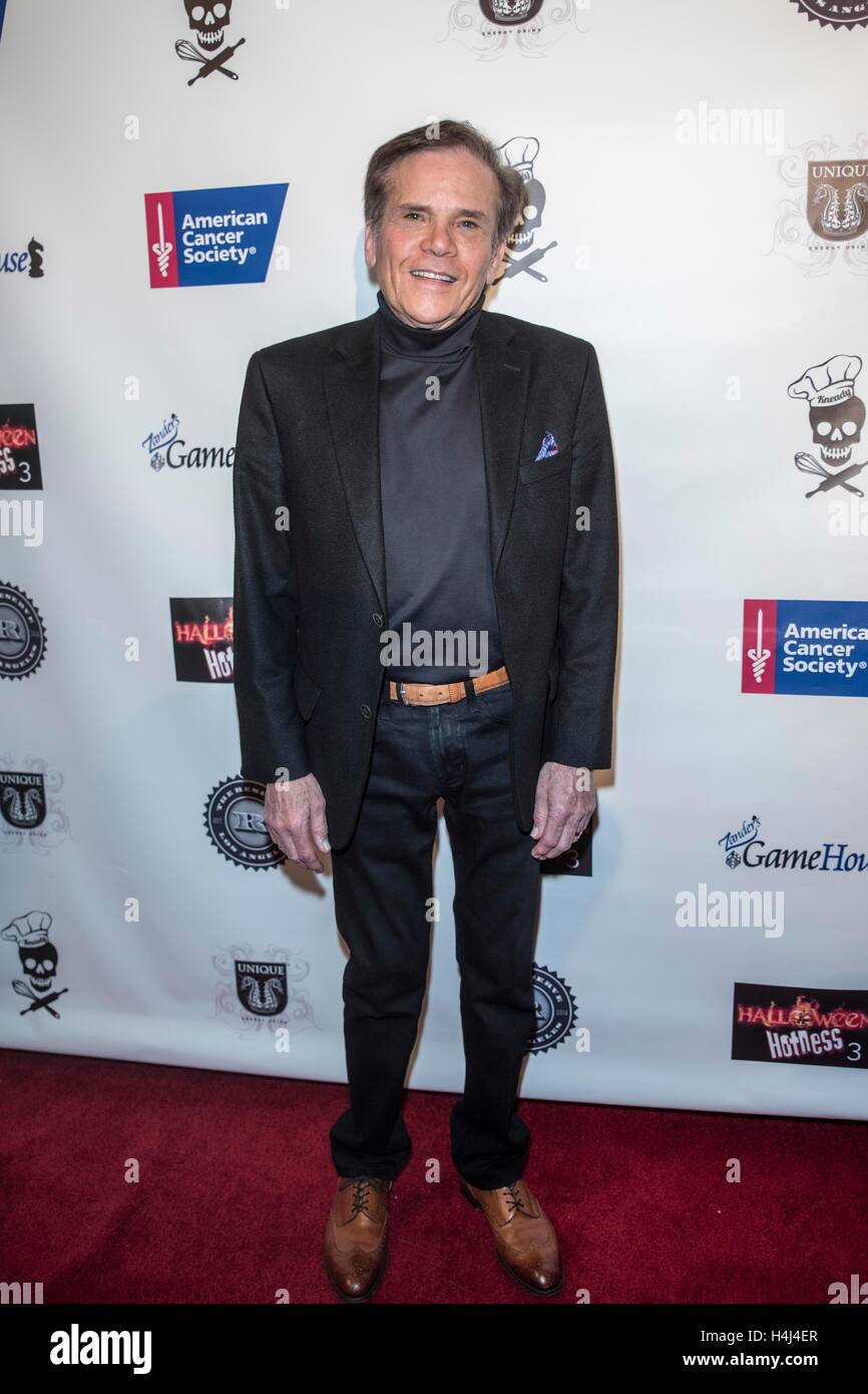 Michael Gray arrives at Halloween Hotness 3 in 3D: Heroes and Villains ...