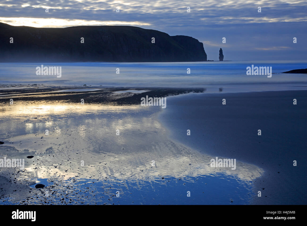 Sunset over Am Buachaille sea stack from Sandwood Bay Sutherland ...