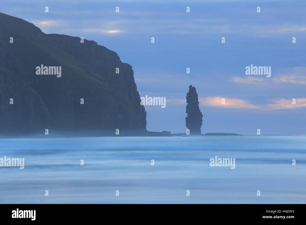 Sunset over Am Buachaille sea stack from Sandwood Bay Sutherland ...