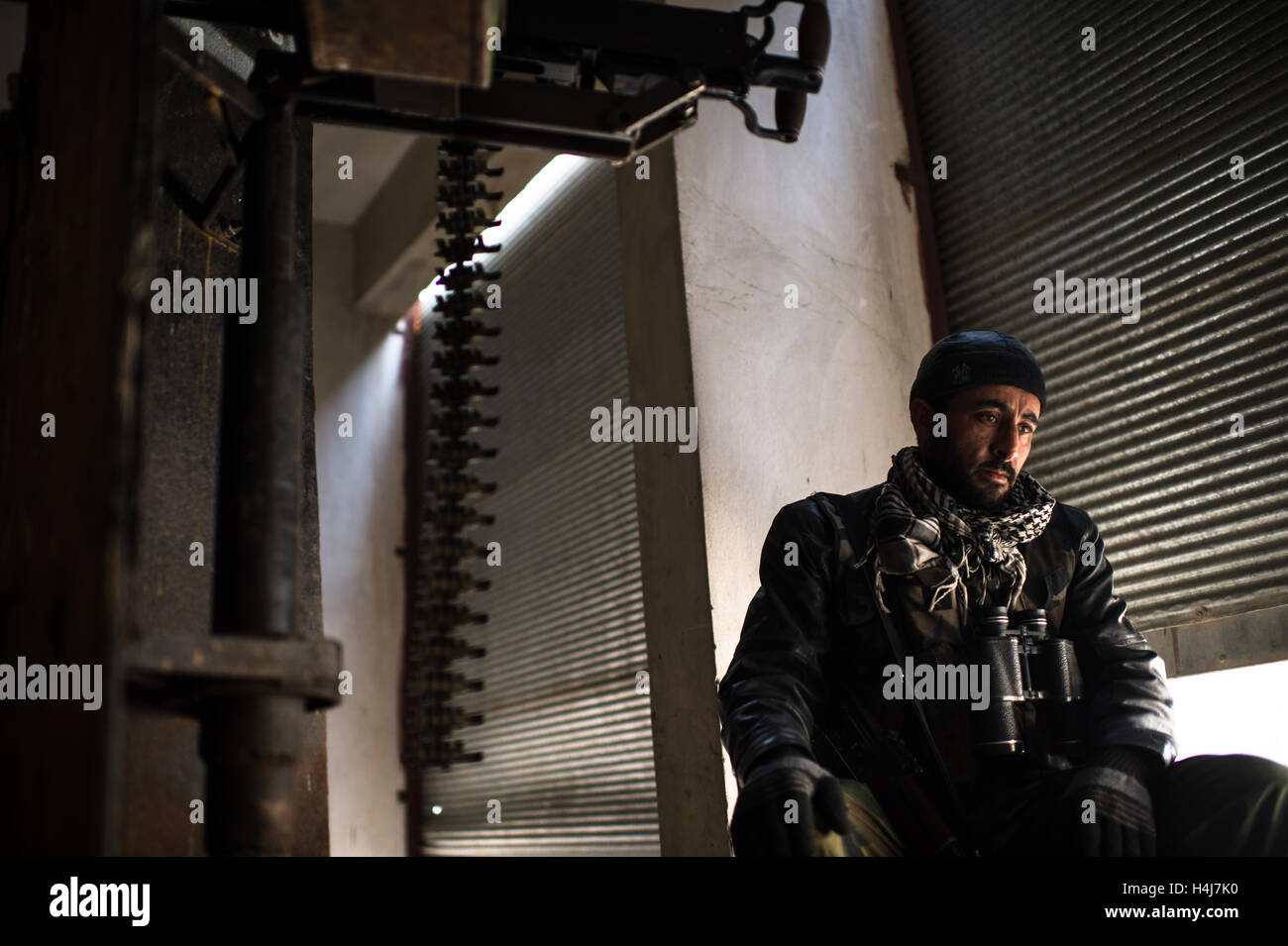 Exhausted fighter - 18/01/2013 - Syria / Aleppo / Kwiriss Airport - An ...
