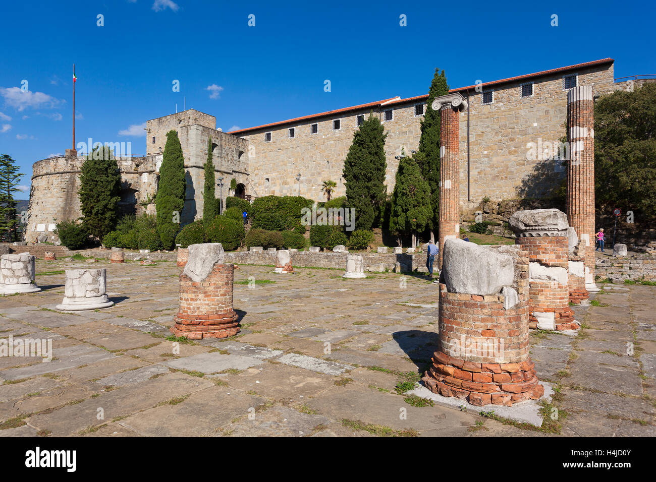 Basilica giulia hi-res stock photography and images - Alamy