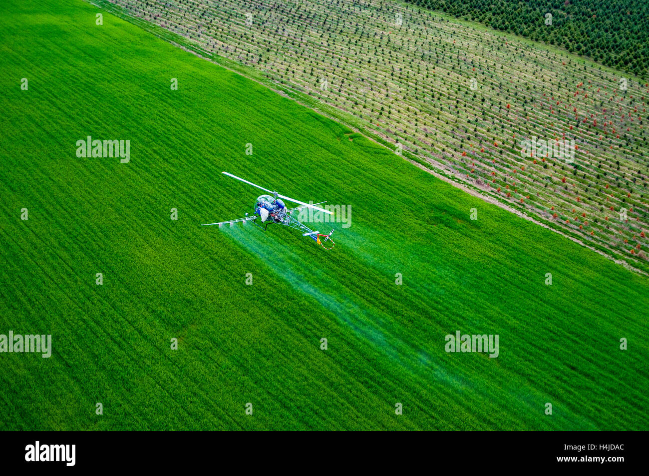 Sky helicopter irrigation hi-res stock photography and images - Alamy