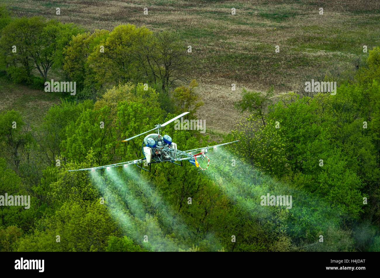 Helicopter Aircraft Spraying High Resolution Stock Photography and ...