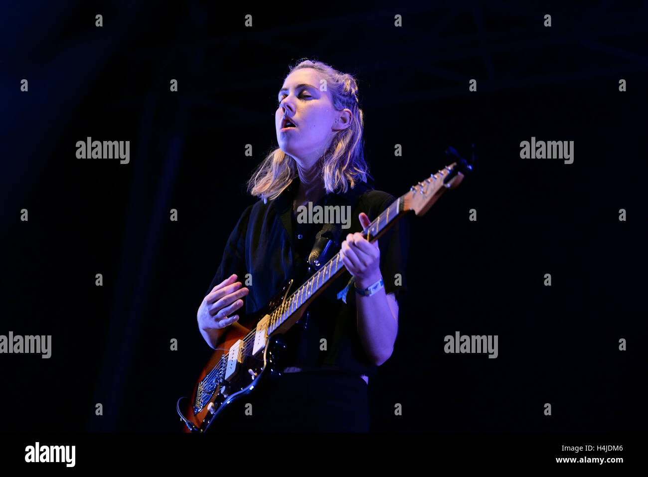 Mackenzie scott hi-res stock photography and images - Alamy