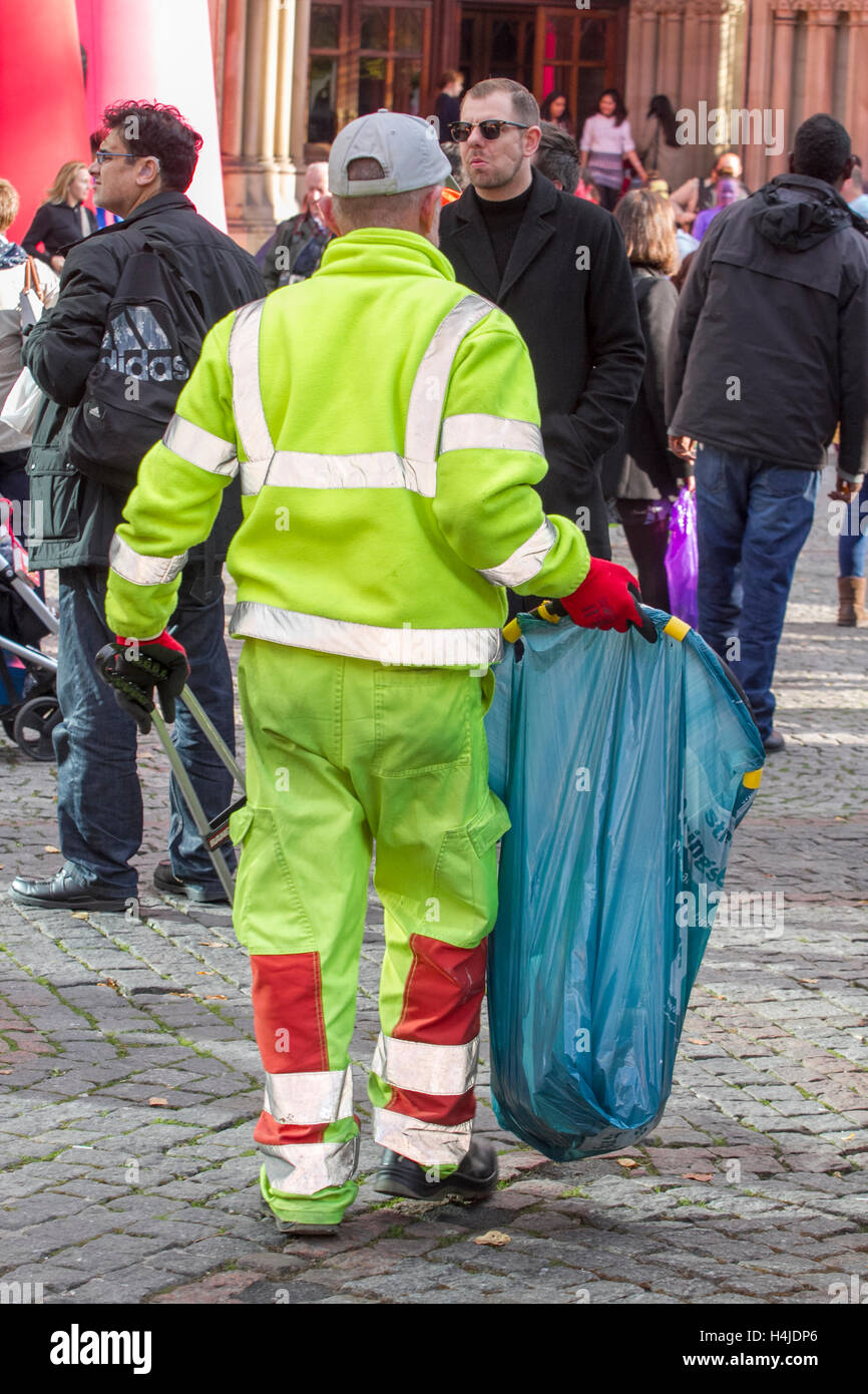 Refuse Collection Uk High Resolution Stock Photography and Images - Alamy