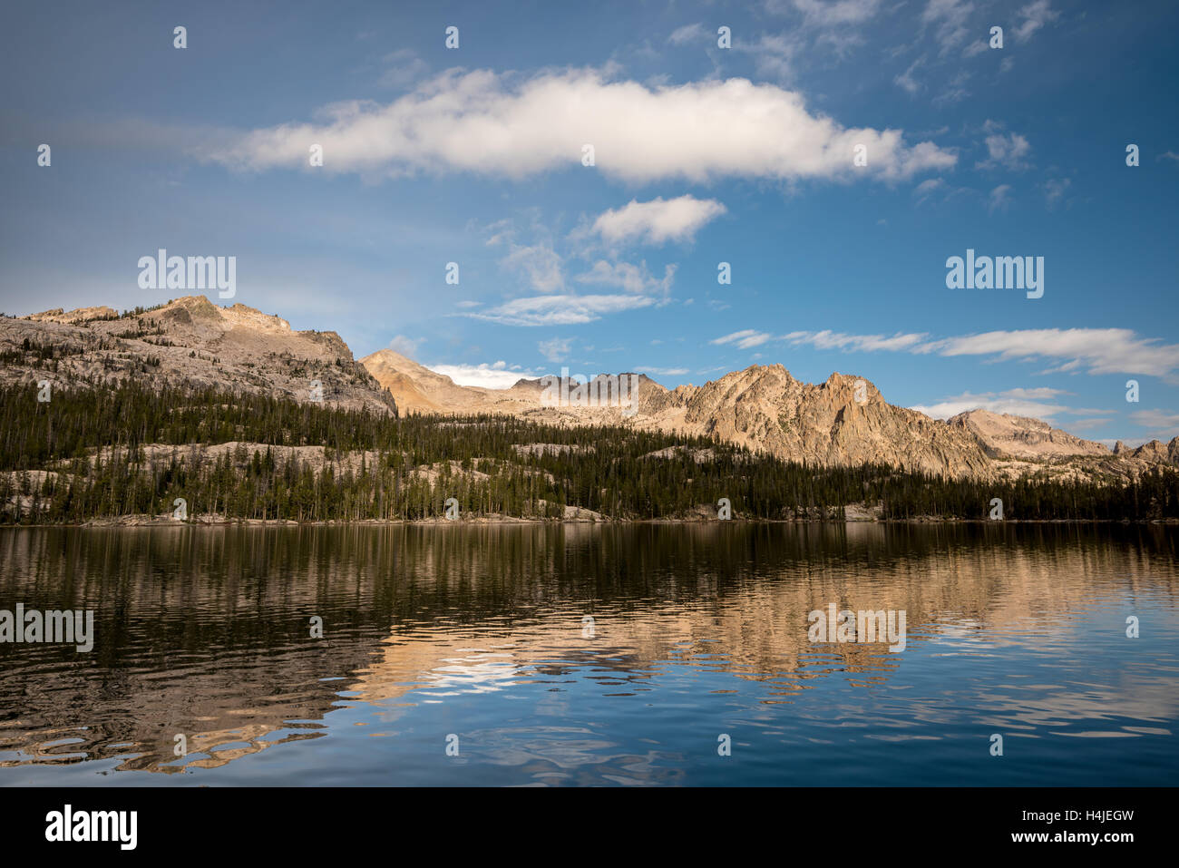 Imogene Lake mountain range reflection Stock Photo - Alamy