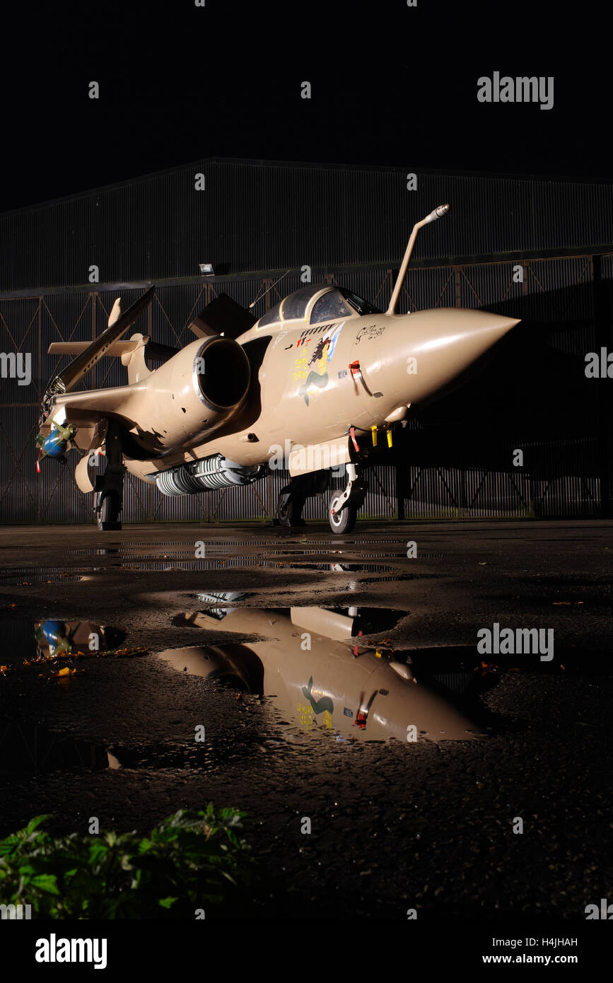 Raf buccaneer gulf war jet hi-res stock photography and images - Alamy