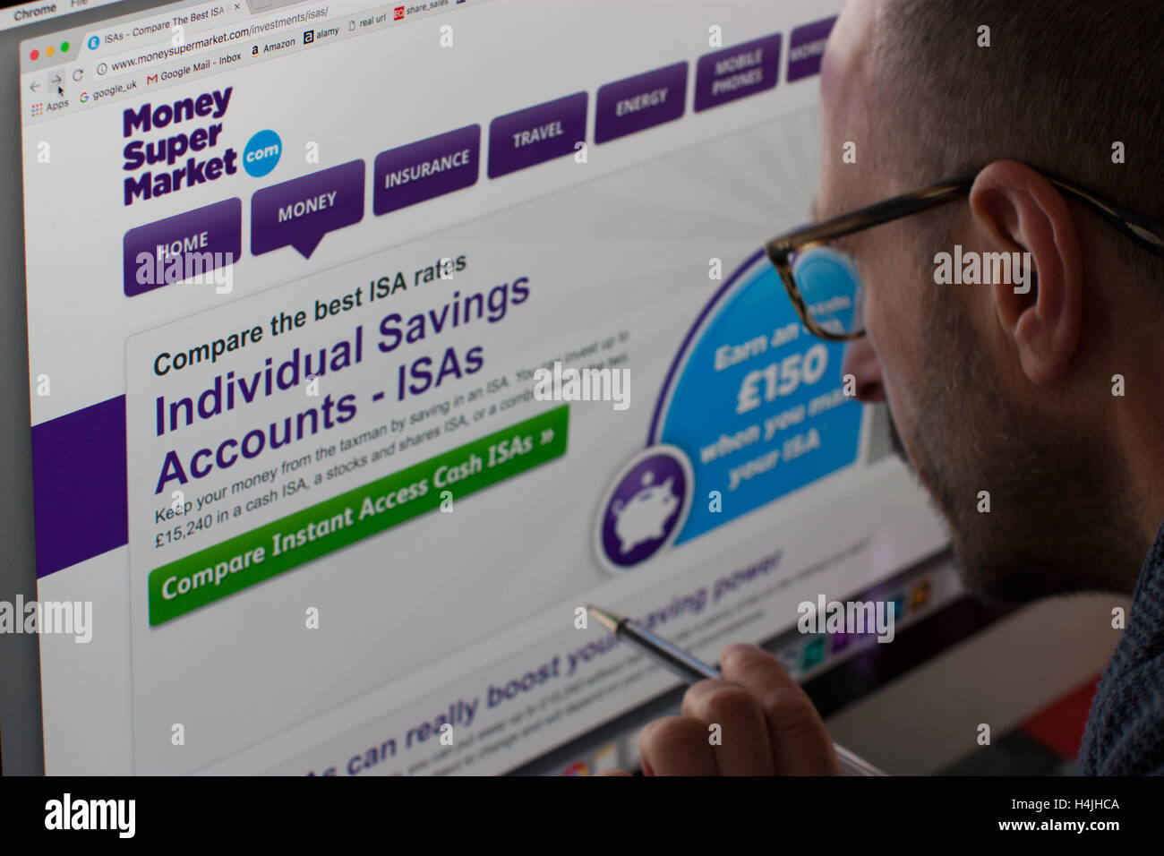 Money page hi-res stock photography and images - Alamy