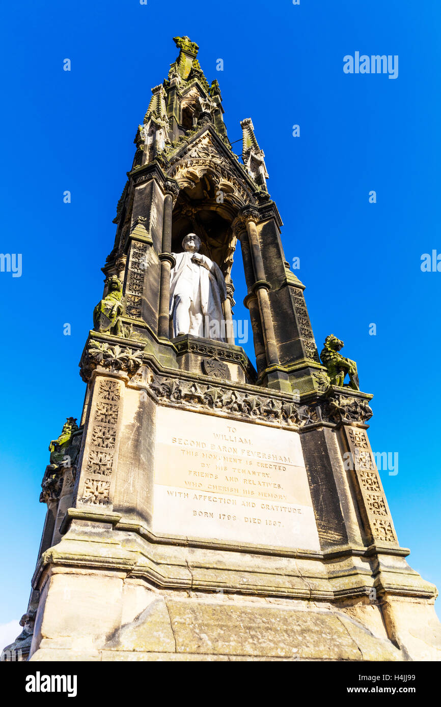 Helmsley town statue of William Duncombe, 2nd Baron Feversham stands in ...