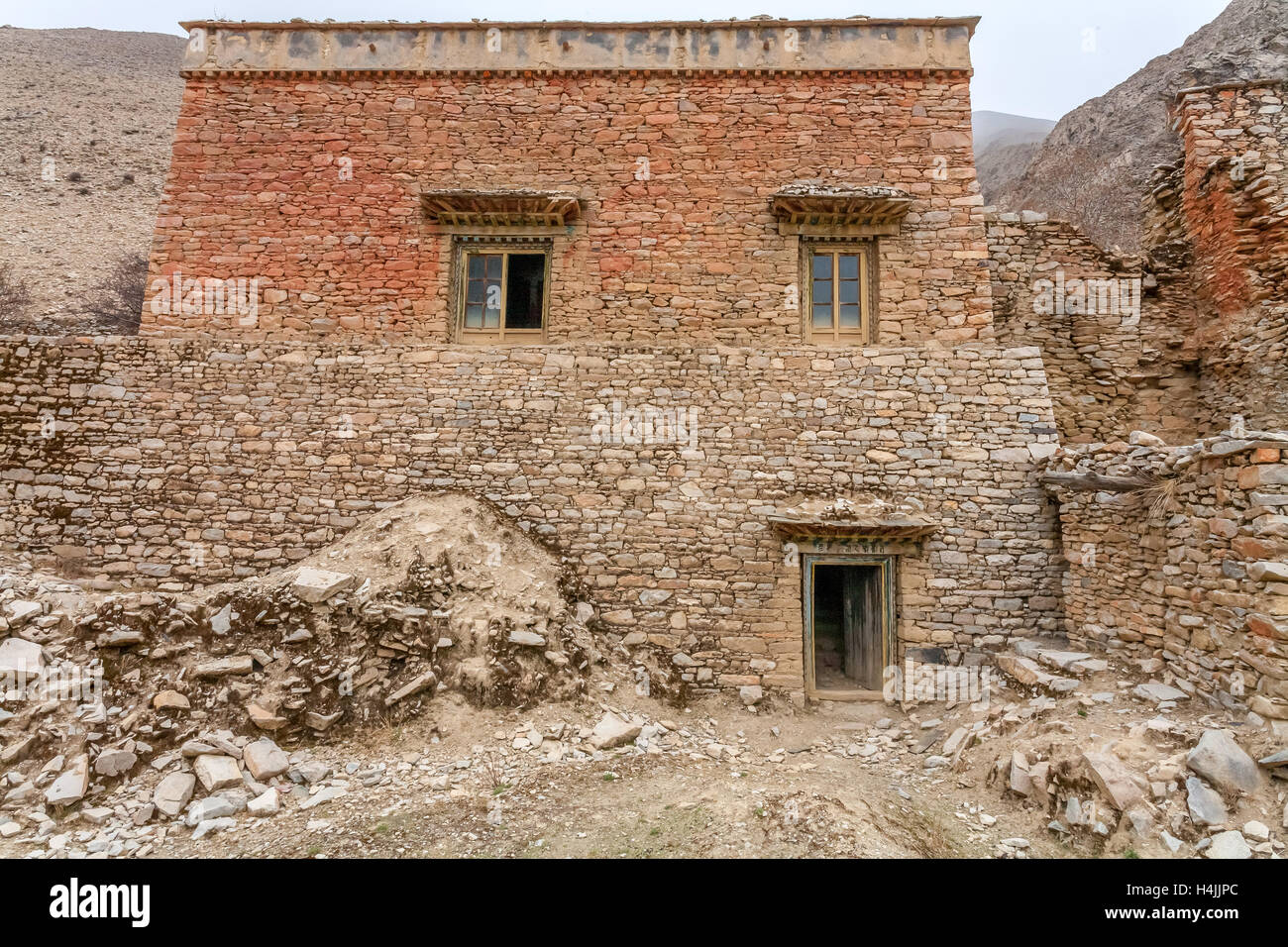 Great stupa of jonang hi-res stock photography and images - Alamy