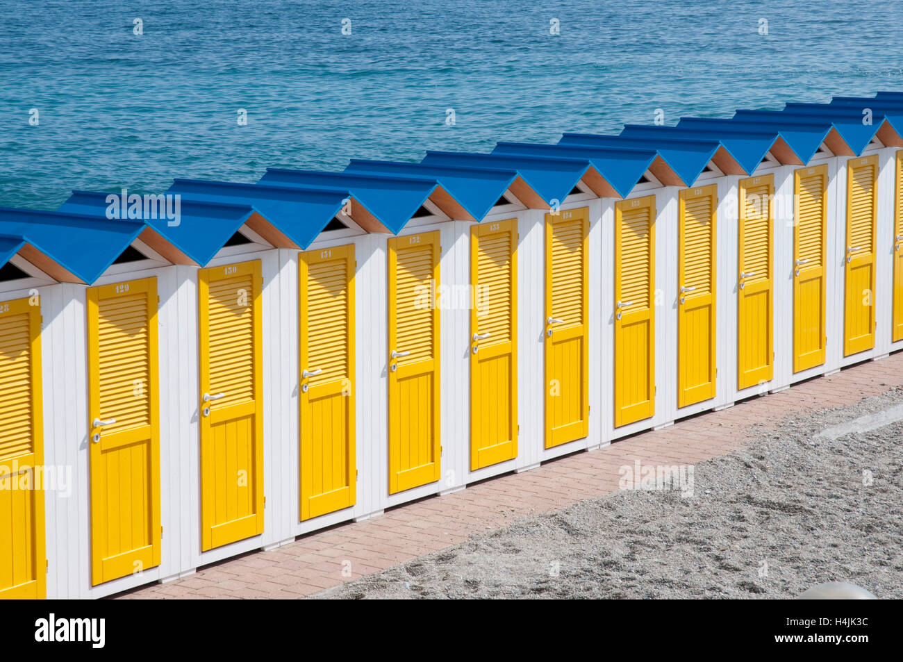 Seas side huts hi-res stock photography and images - Alamy