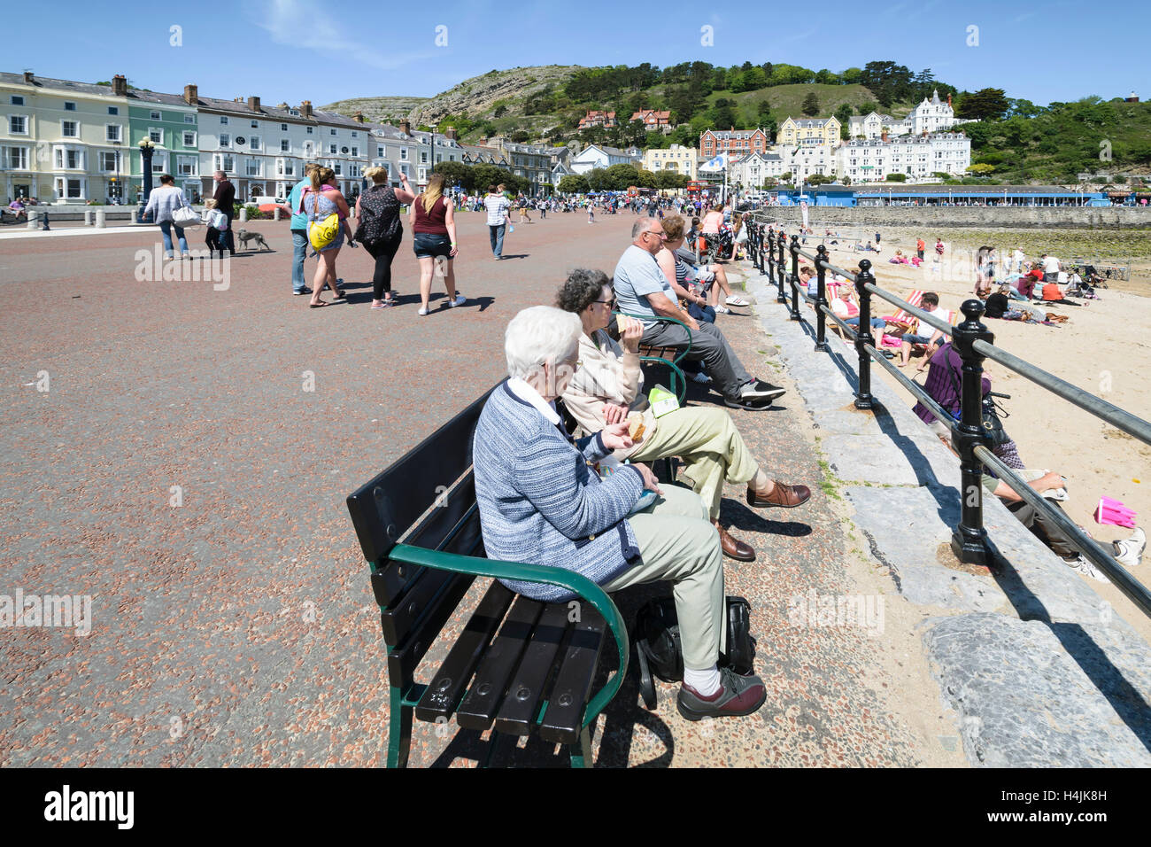 Llandudno promenade on the North Wales coast Stock Photo - Alamy