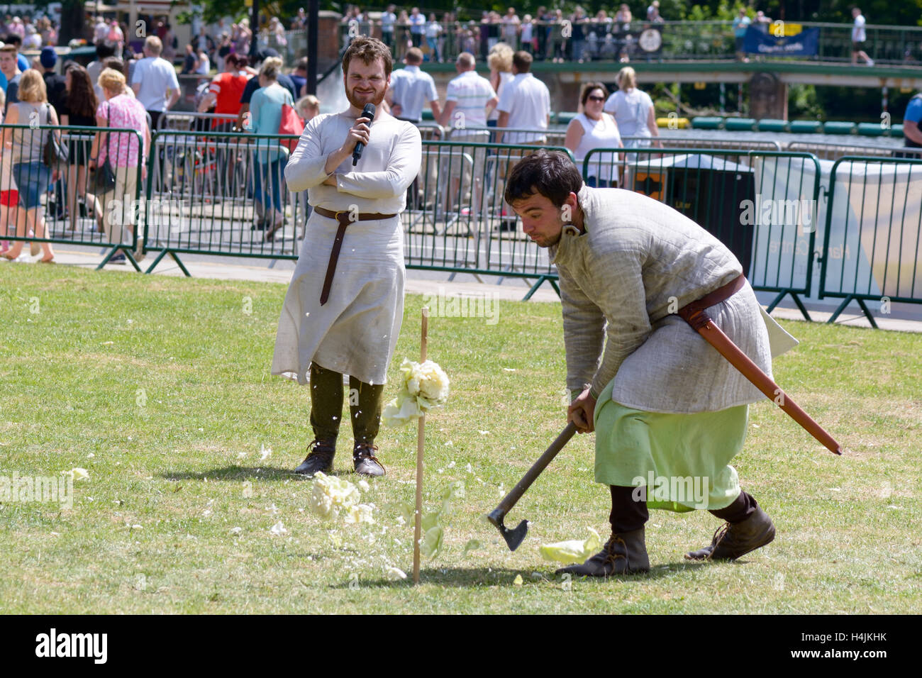 12th century battle reenactment hi-res stock photography and images - Alamy