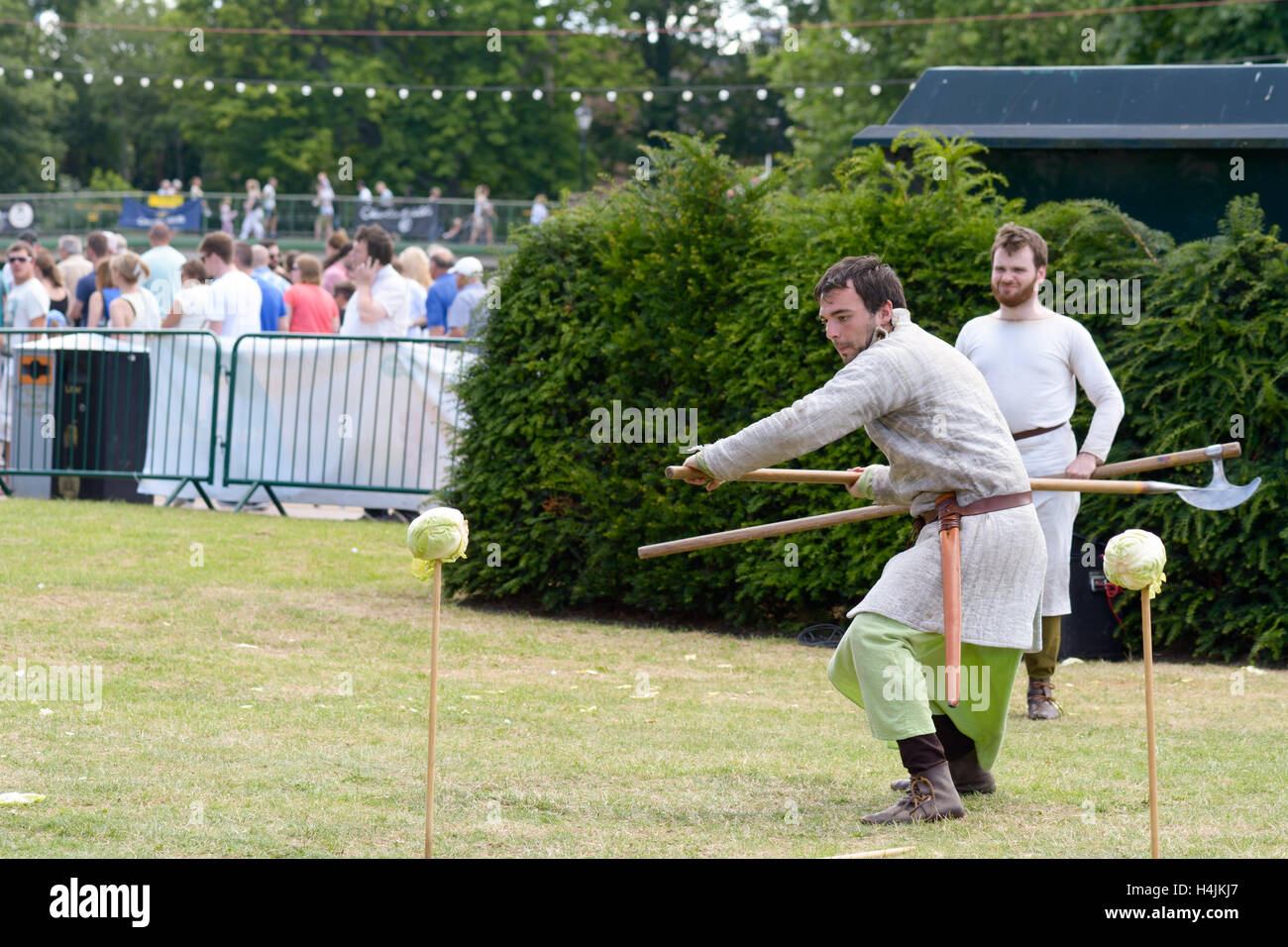 Battle reenactment 12th century hi-res stock photography and images - Alamy